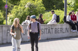 Ankommen, klarkommen und weiterkommen • campus.leben • Freie Universität Berlin