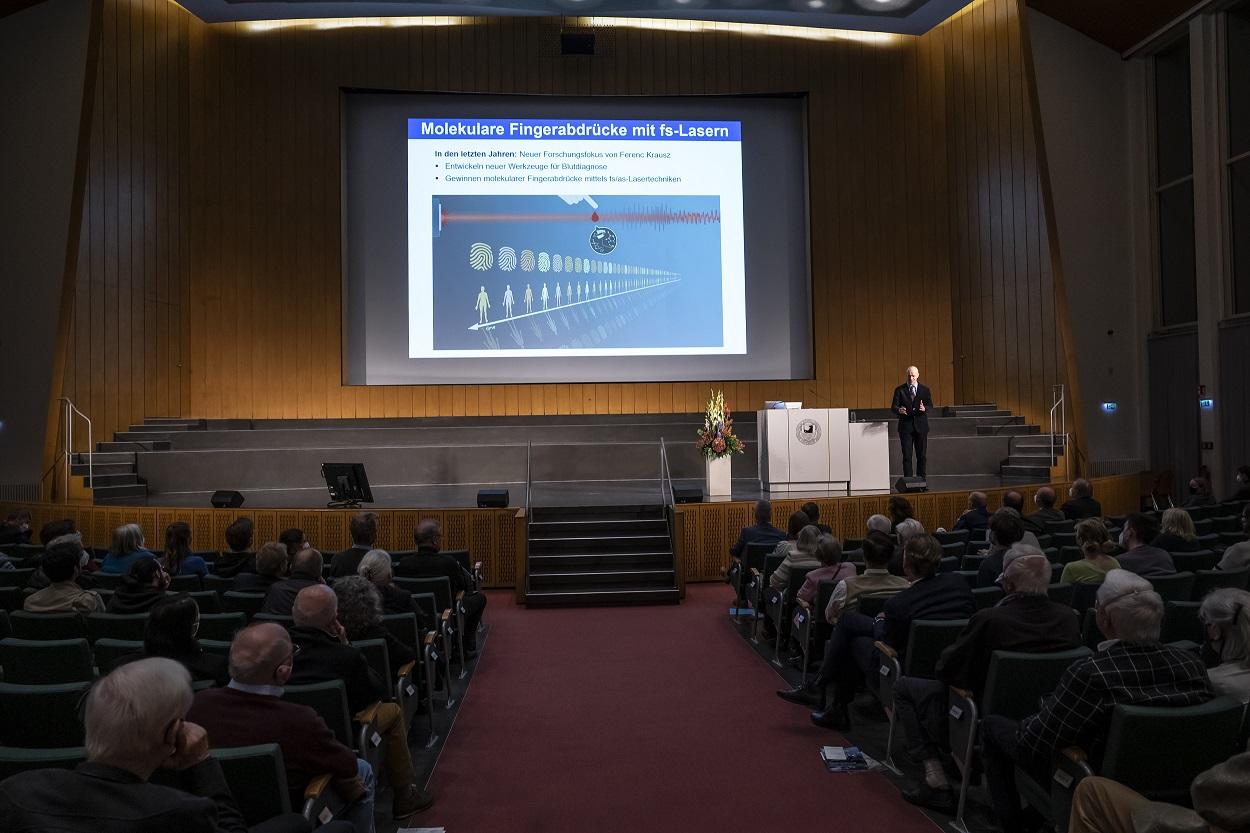 XXI. Einstein Lecture Dahlem • Einstein Lectures Dahlem • Freie ...