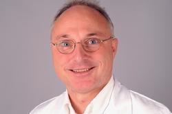 Prof. Dr. med. Oliver Bartsch, Alumnus der Freien Universität Berlin • 75 Jahre Freie ...